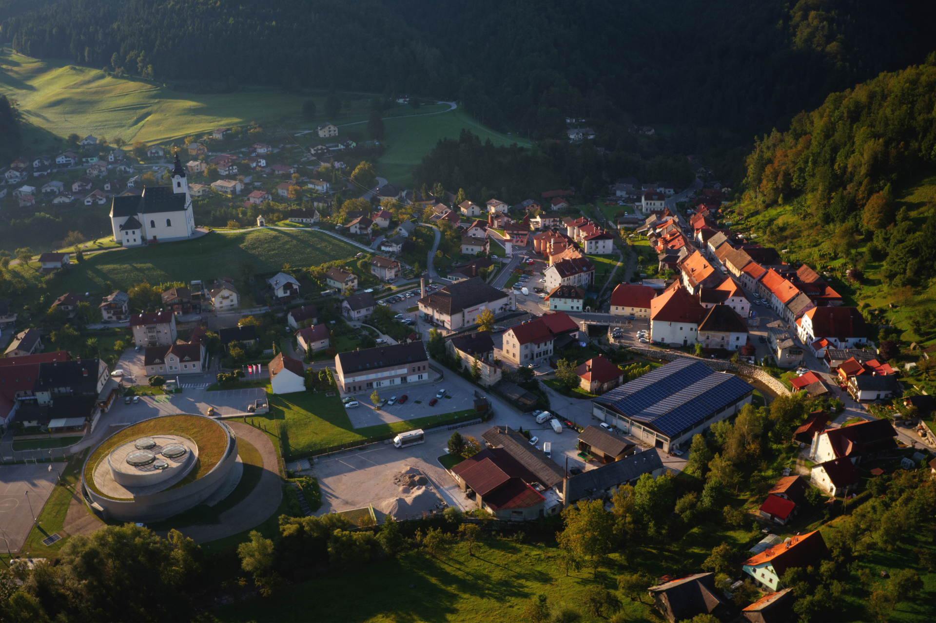 CELOSTNA UREDITEV - Vitanje - Turistično informacijski center Zreče